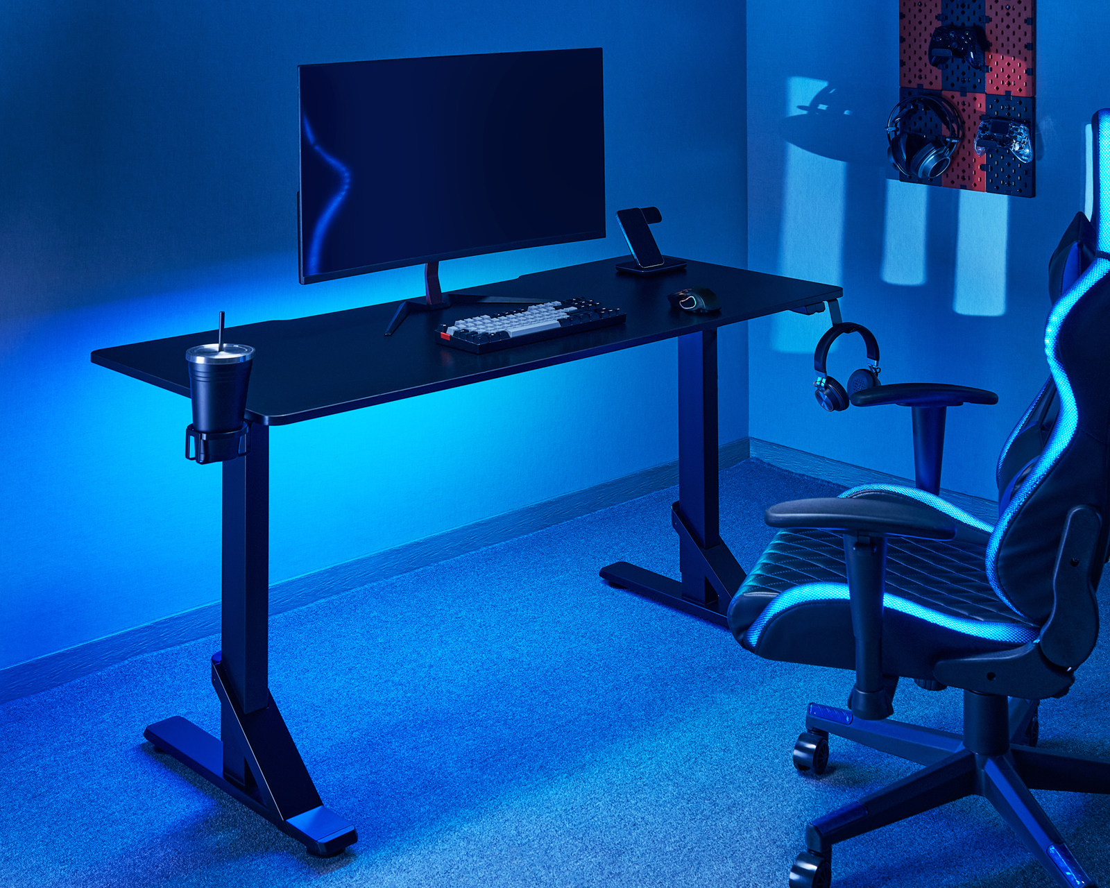 MaxMount Heavy Duty RGB Gaming Skrivebord (1120X600) - Svart - MaxGaming.no